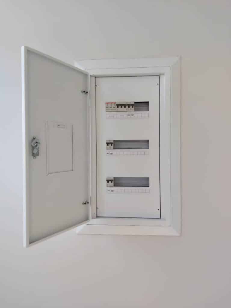 How to Make an Electrical Cabinet - SCOSON